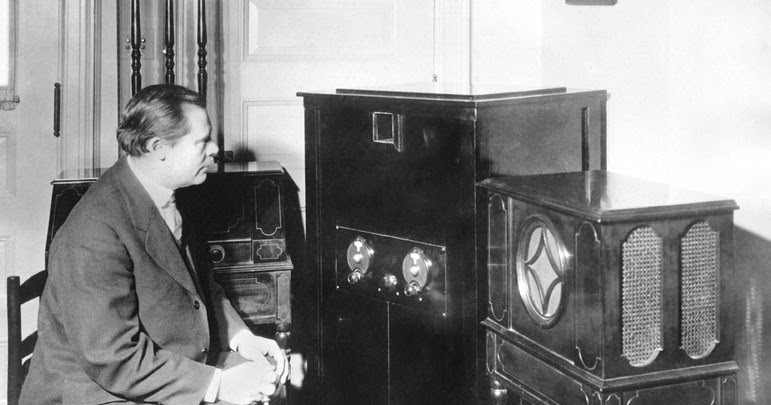 14 Historical Photos That Show the Evolution of Television From the ...