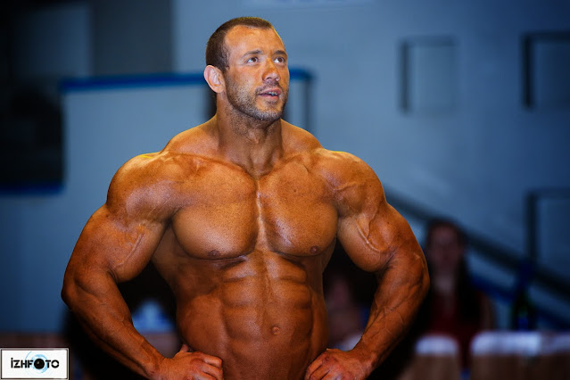 Muscle Lover: Russian Super-Heavyweight bodybuilder Alexey Tronov