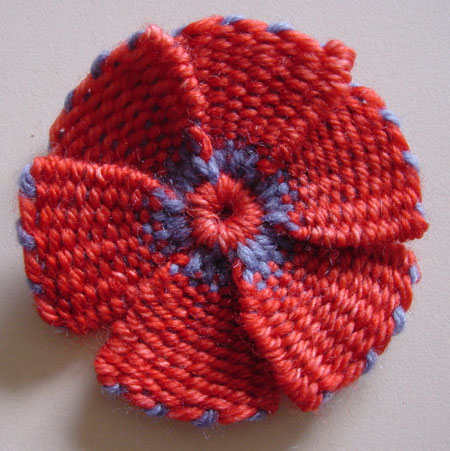 Ergahandmade: Flower Looms: Woven Flowers with Leaves + Free Instructions