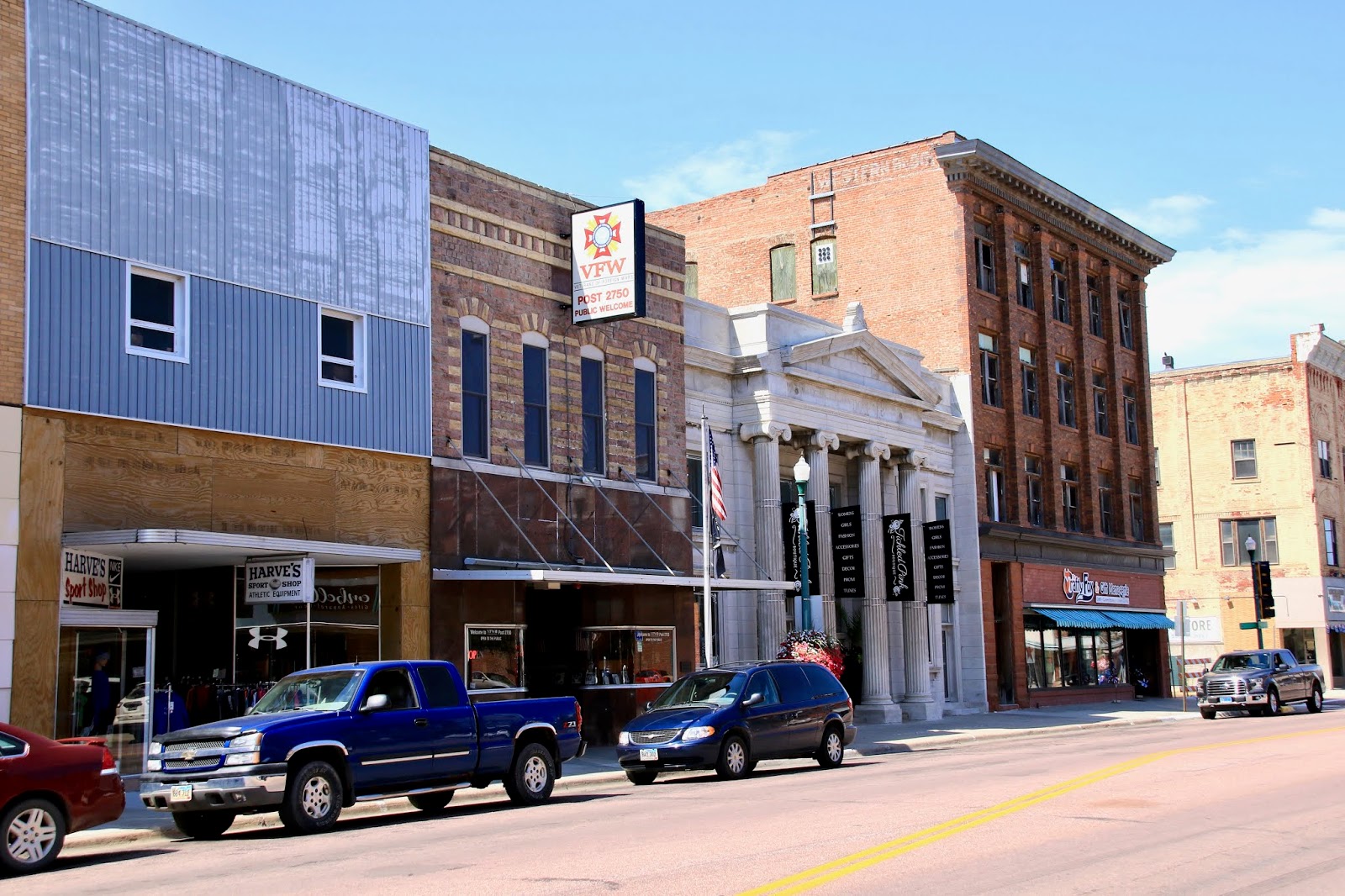 Travels with Twinkles: Mitchell and Sioux Falls, South Dakota