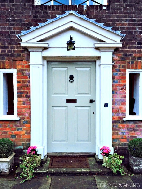 PRETTY LONDON DOORWAYS | Dimples and Tangles