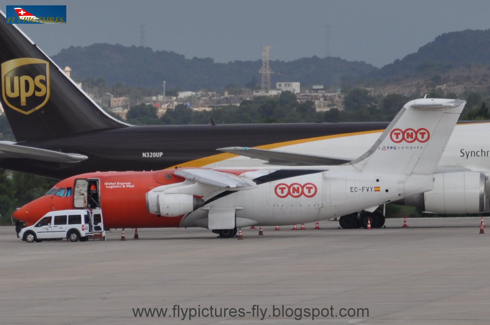 Flypictures: EC-FVY / TNT / BAe 146-200