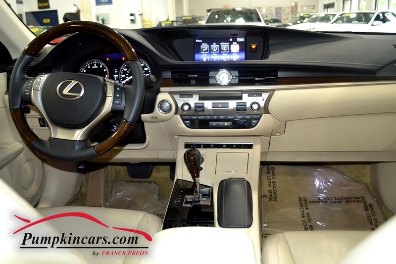 **THIS ONE OWNER LEXUS HAS IT ALL** COMES FULLY LOADED W/ PREMIUM ...