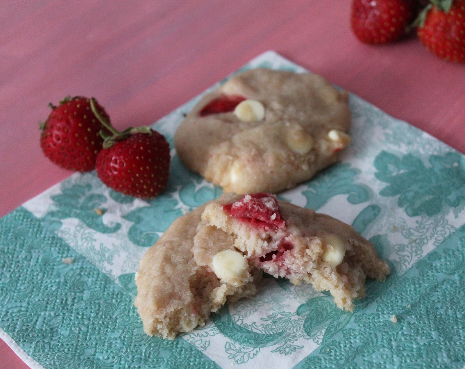 Ô Tentations: Biscuits aux fraises et chocolat blanc