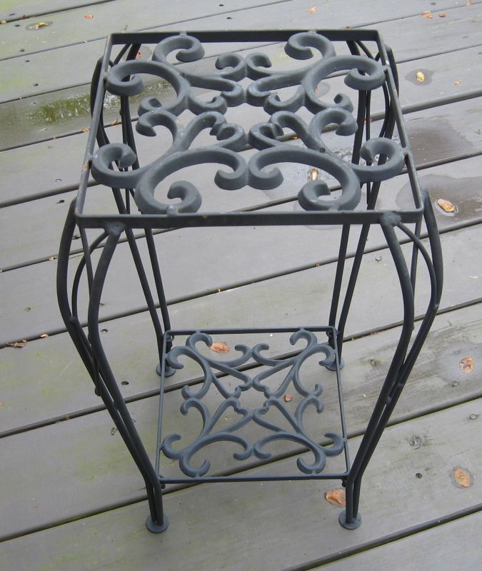 Make an iron and wood table in 10 minutes for free! - Whispering Pines ...