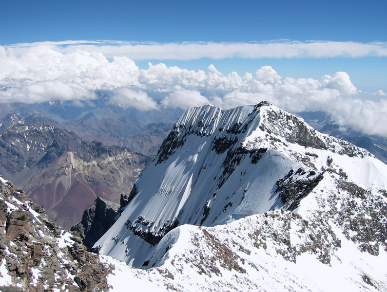 7 Gunung Tertinggi di Indonesia (Seven Summit of Indonesia) | AINALSHARE