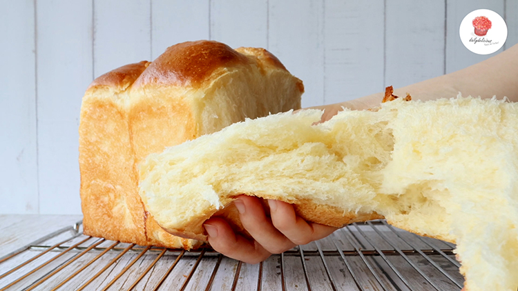 dailydelicious: Golden Sandwich Bread