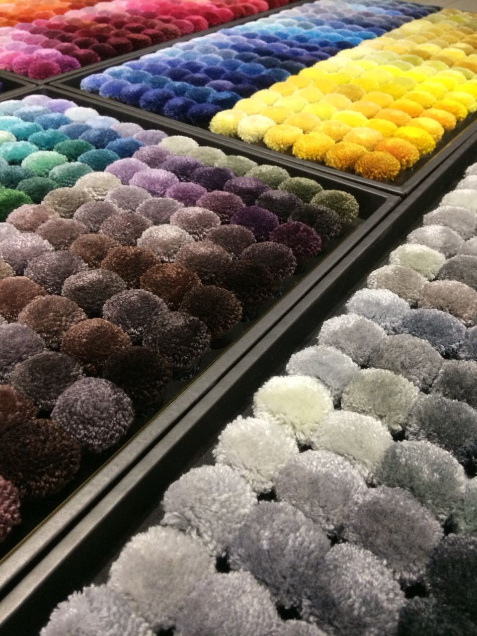 Color Pom Pom Box wool, viscose, silk, bamboo, cotton, nylon, acrylic ...