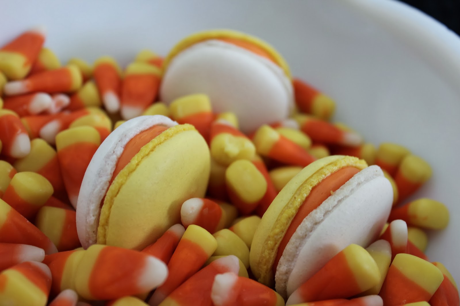 Seine Macarons: Candy Corn Macarons