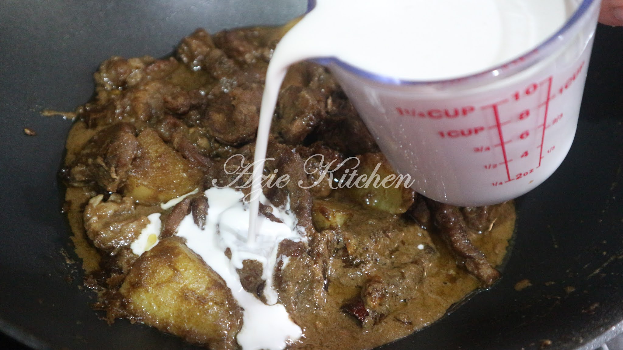 Kurma Daging Yang Sedap - Azie Kitchen