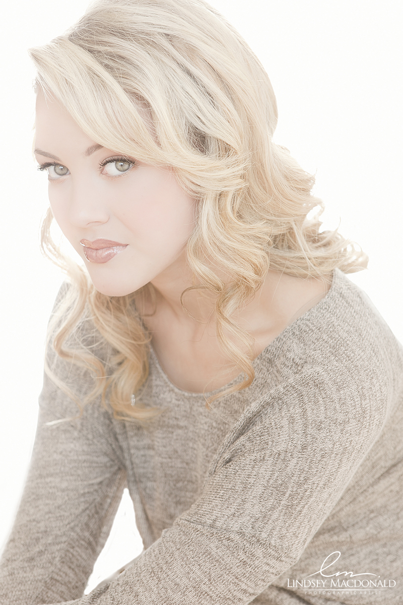 Lindsey Macdonald: Hailey Reese - Canadian Singer/Songwriter