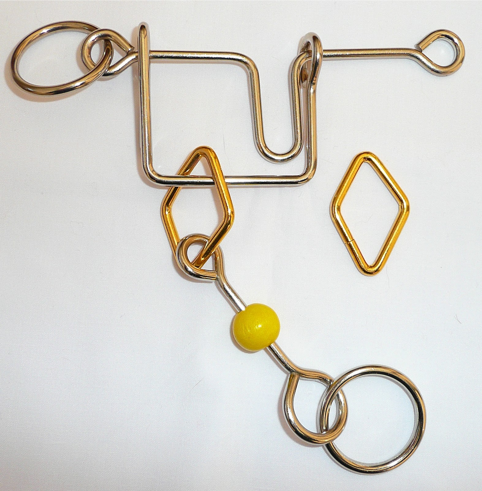 PuzzleMad: The Pendulum Wire Puzzle