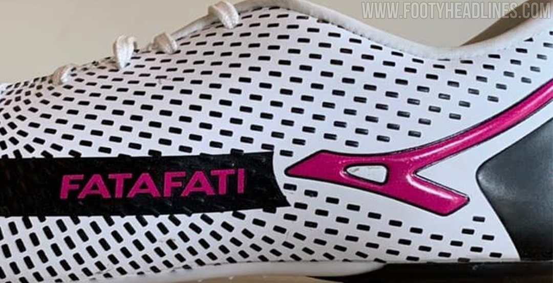 Fake: Phantom GT X Predator Boots Unveiled - Footy Headlines