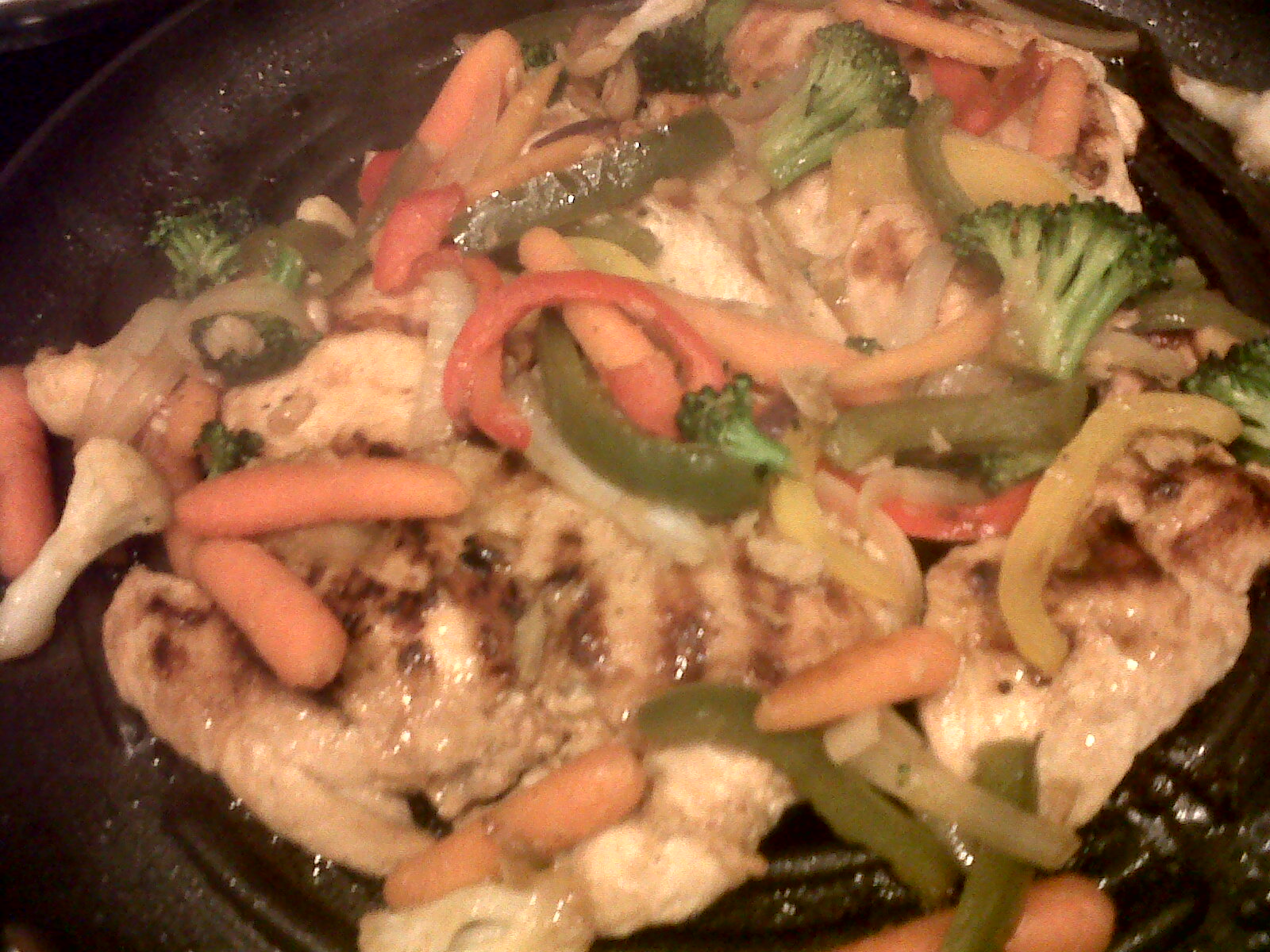 La Cocina de Anita: PECHUGAS DE POLLO AL GRILL CON VERDURAS SALTEADAS