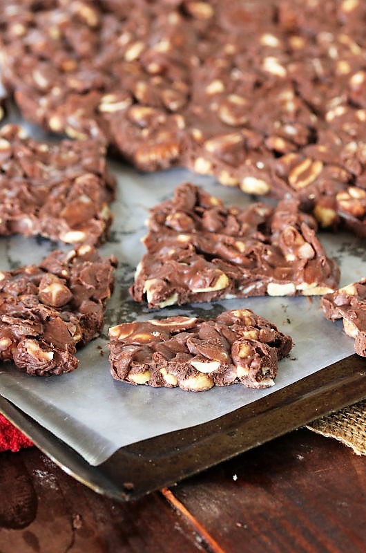 Crock Pot Candy | The Kitchen is My Playground