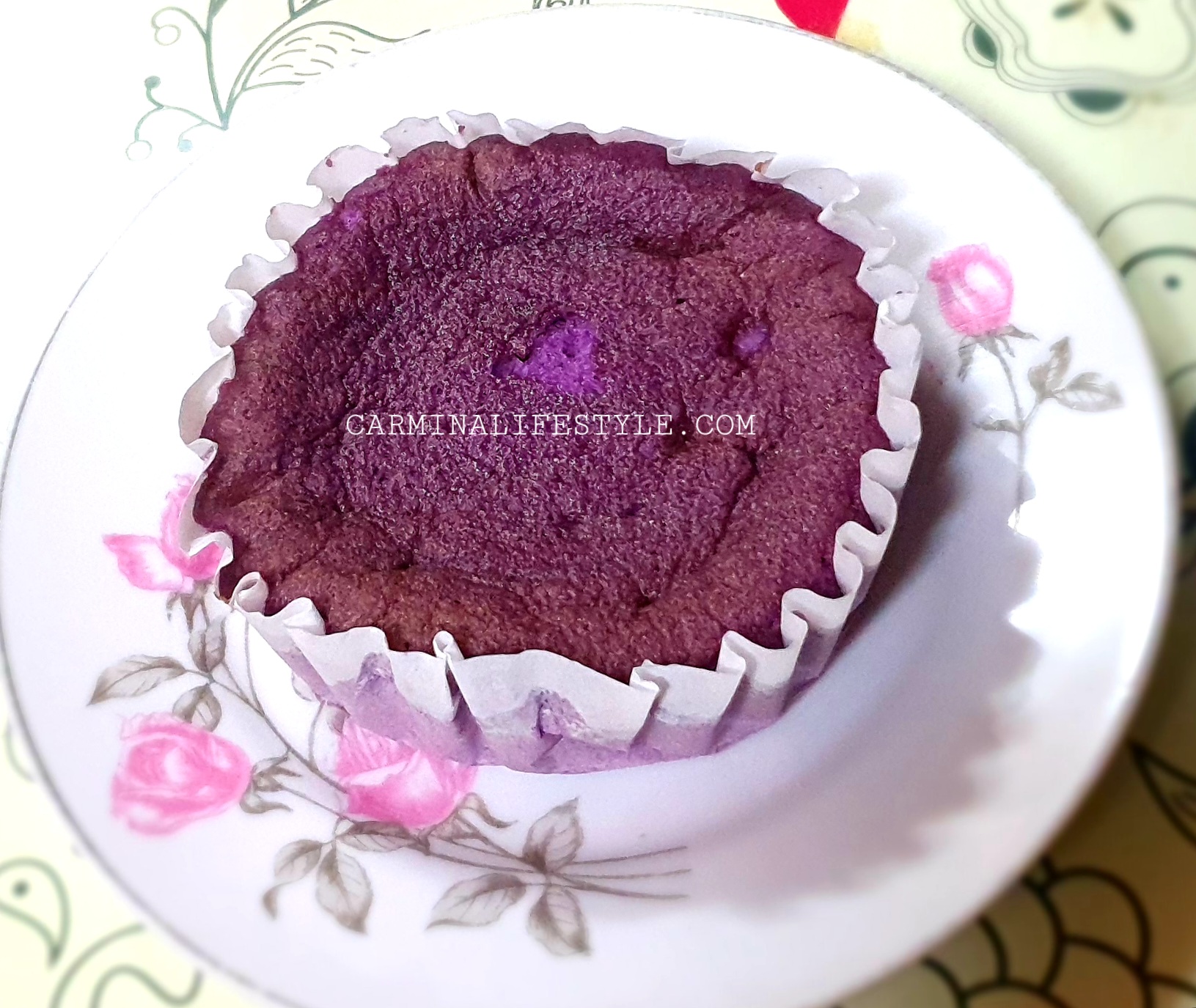 Ube Marble Cake Slice and Ube Mamon from Red Ribbon Philippines