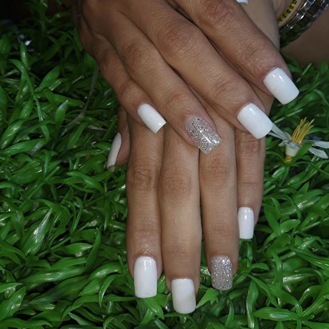 30+ Beautiful white Fall Nails Art Design for Career Women