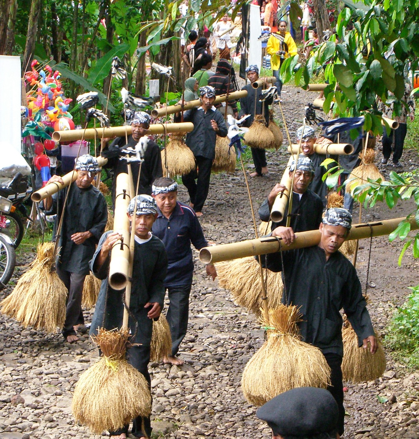 Adat Istiadat [BUDAYA] Sérén Taun di Kuningan [basa sunda] | SNurcholis ...
