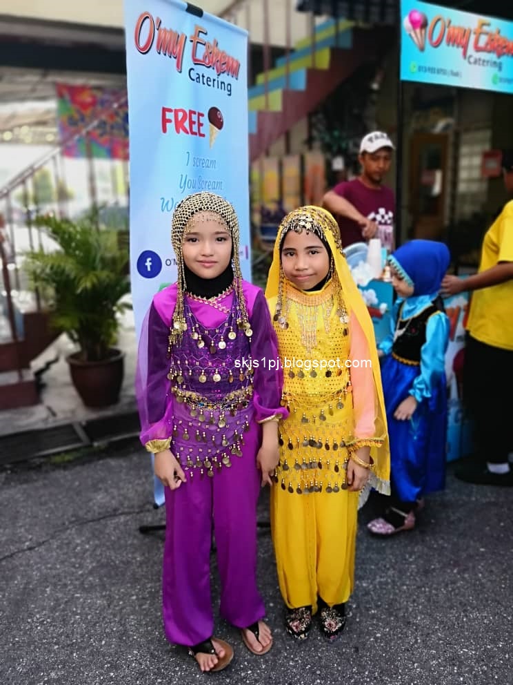 tema arab kanak kanak - Christopher Knox