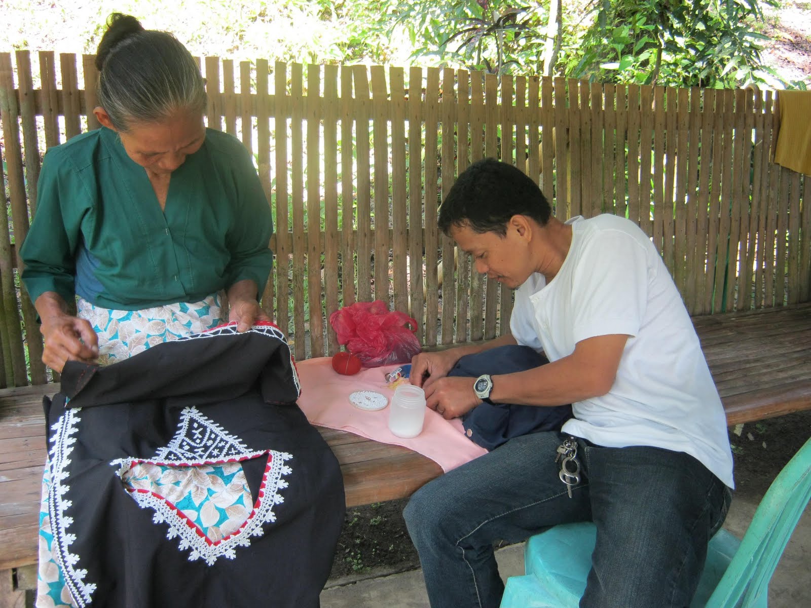 Malungon Retreat and Community Resource Center: B'laan Beadwork Taught ...
