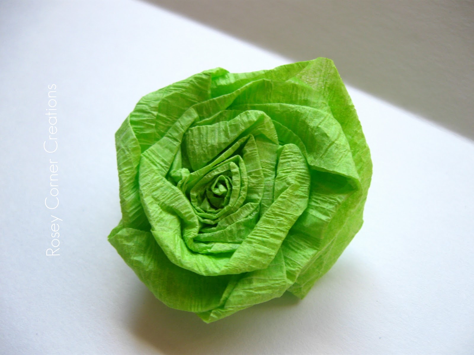 Rosey Corner Creations: Paper Roses and a Vase
