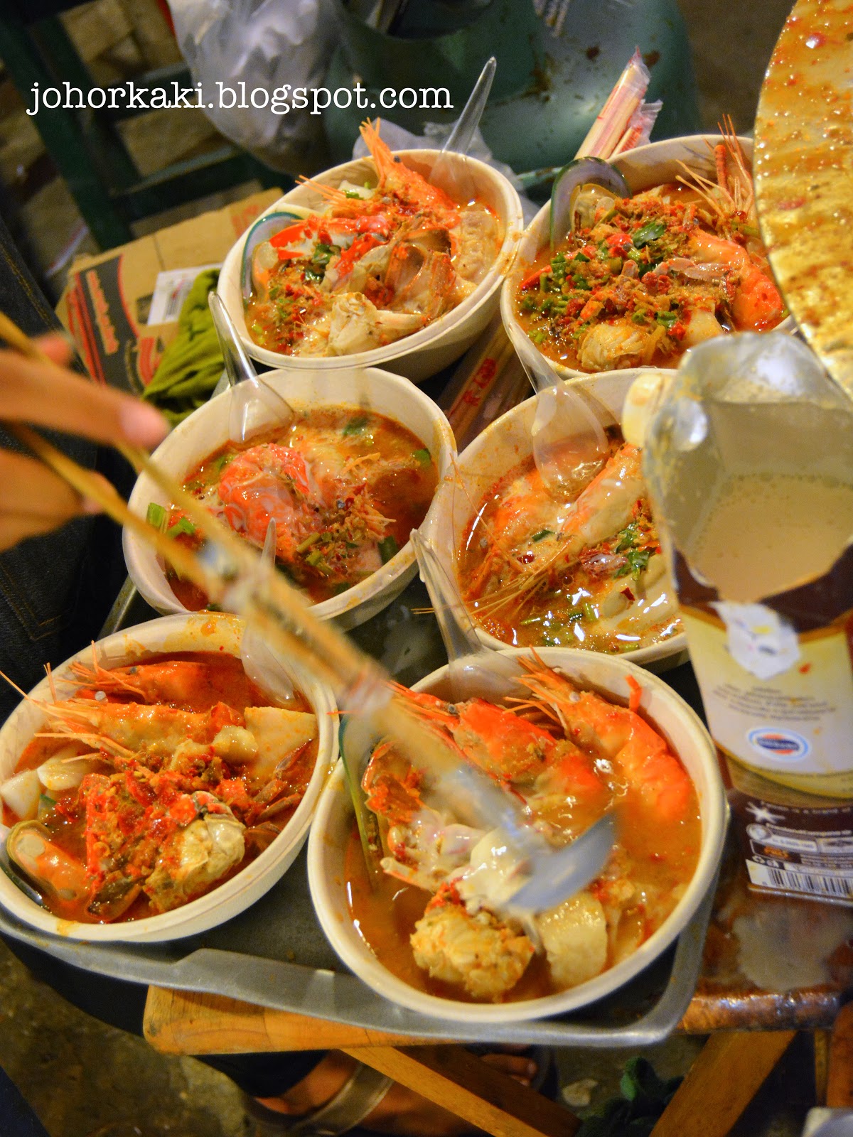 Rod Fai Vintage Market Halal Seafood Tom Yam in Bangkok |Tony Johor ...