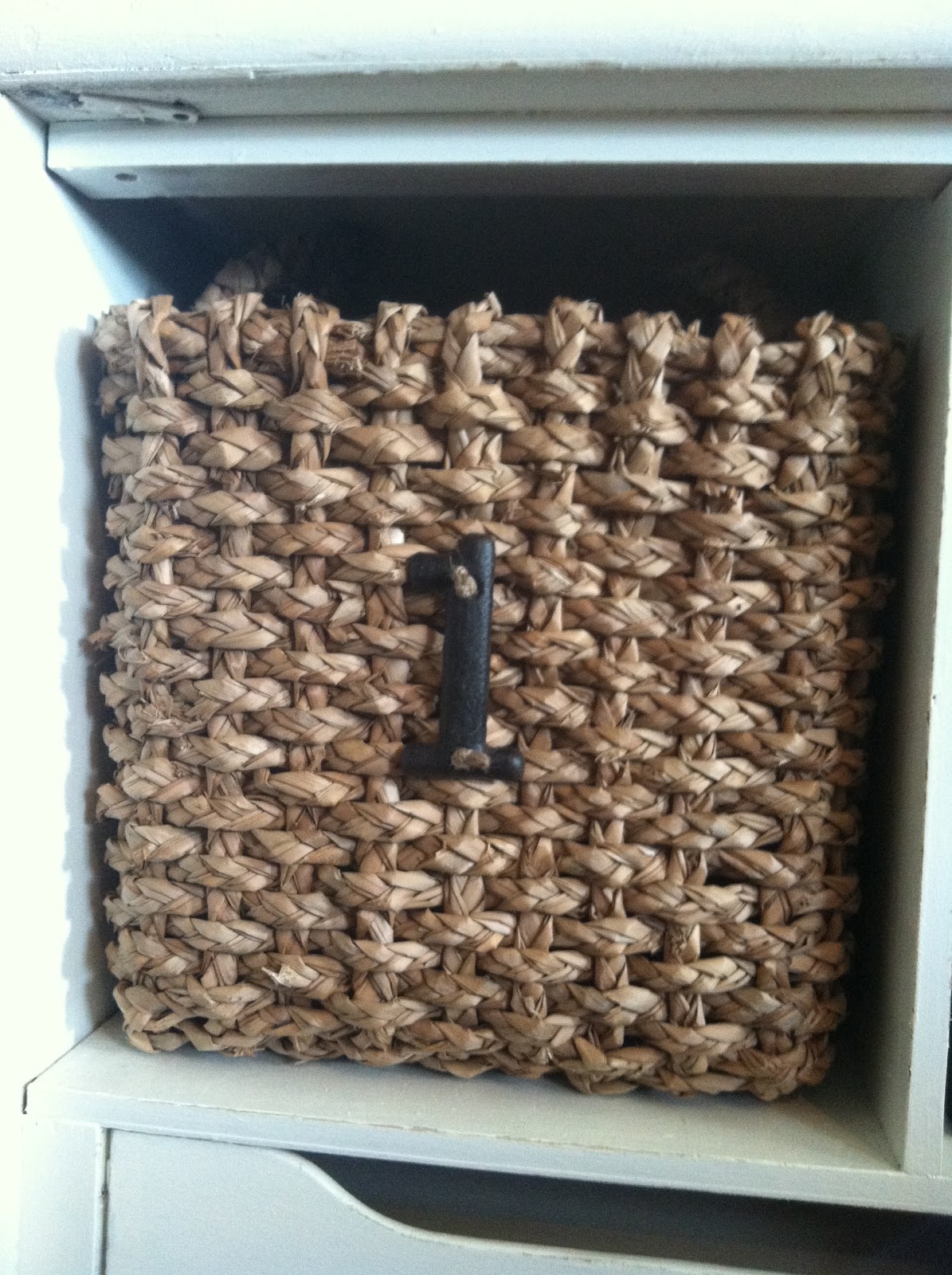 The Baeza Blog: Trash to Entry Table