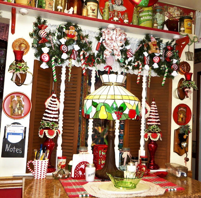 A DEBBIE-DABBLE CHRISTMAS: Gingerbread and Candy Christmas Kitchen ...