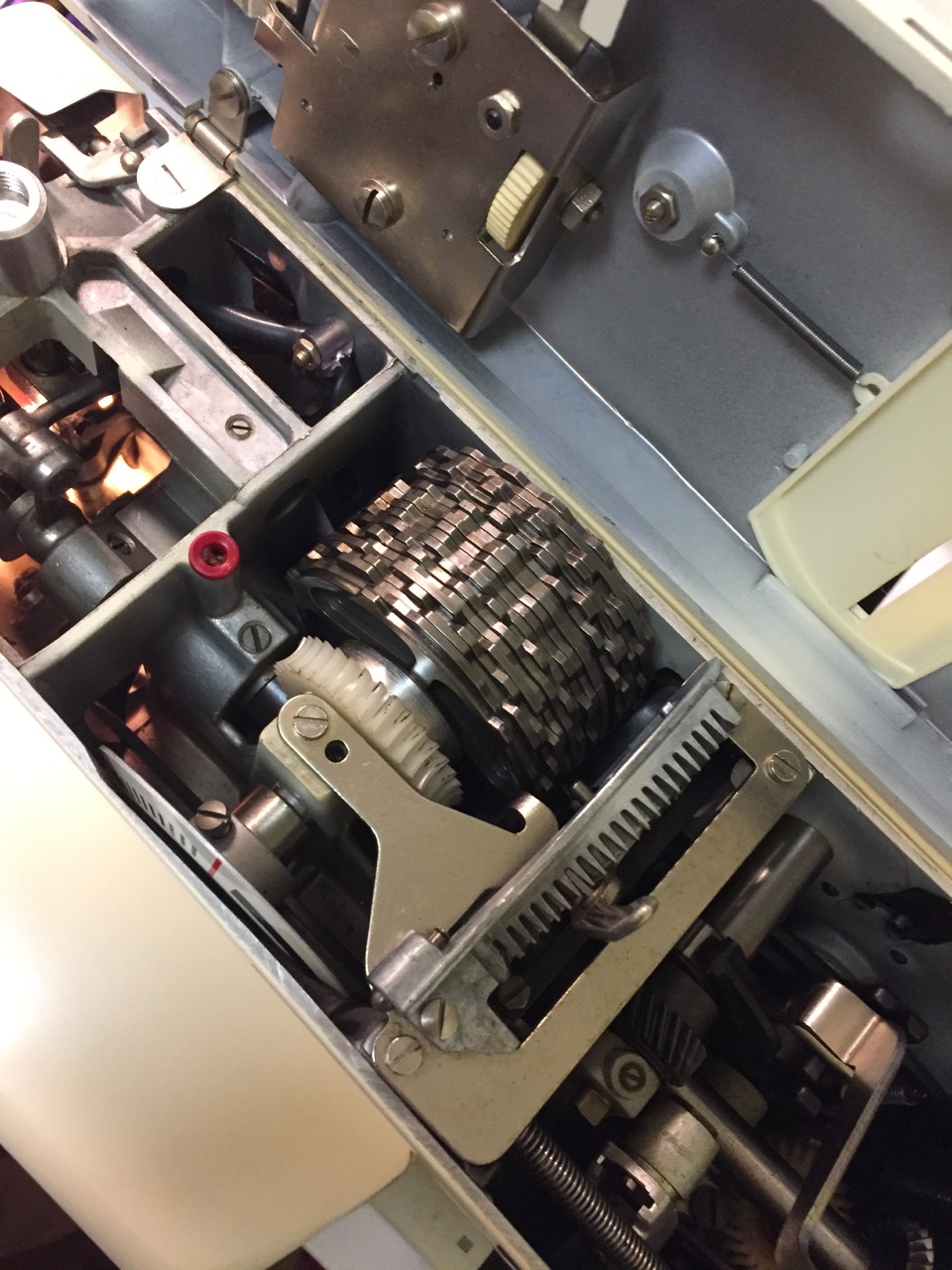 male pattern boldness: OCTOBER SURPRISE: My vintage Bernina 830 Record!