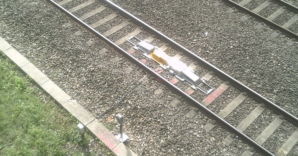 wigton physics: Automatic Warning System: magnets on the railway
