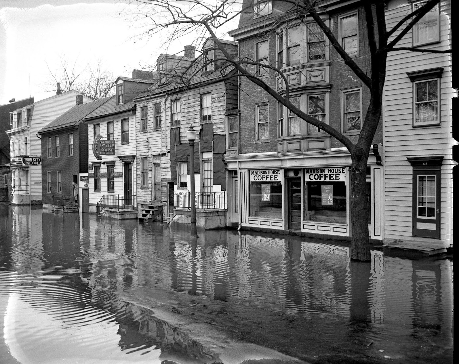 ReMarx on Genealogy and History: Front Street (Larry Holmes Drive ...