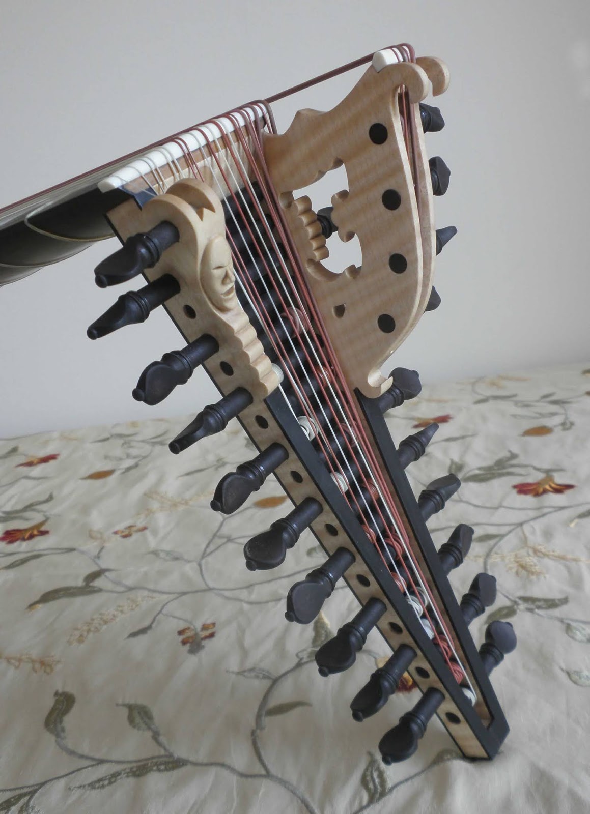 Buying a Lute: Baroque lutes