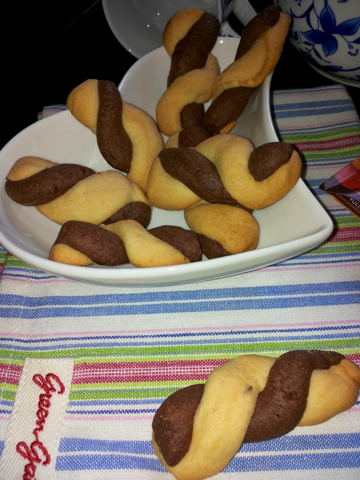 Biscotti TRECCINE al doppio colore - MODALITA' COUNTDOWN ON!!! da ...