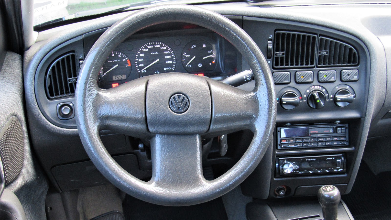 A sensação de guiar o Volkswagen Pointer GTi 1996!