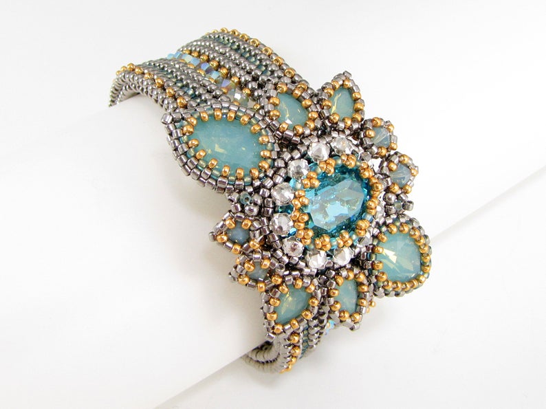 Elegant Beadwork Jewelry Tutorials by grakowsky includes Beaded Cases ...