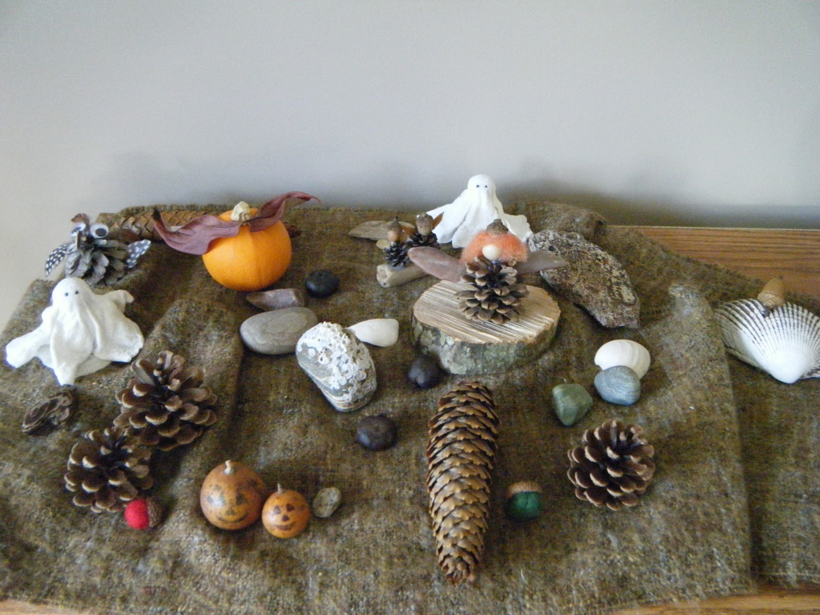 Montessori Beginnings: Autumn Nature Table