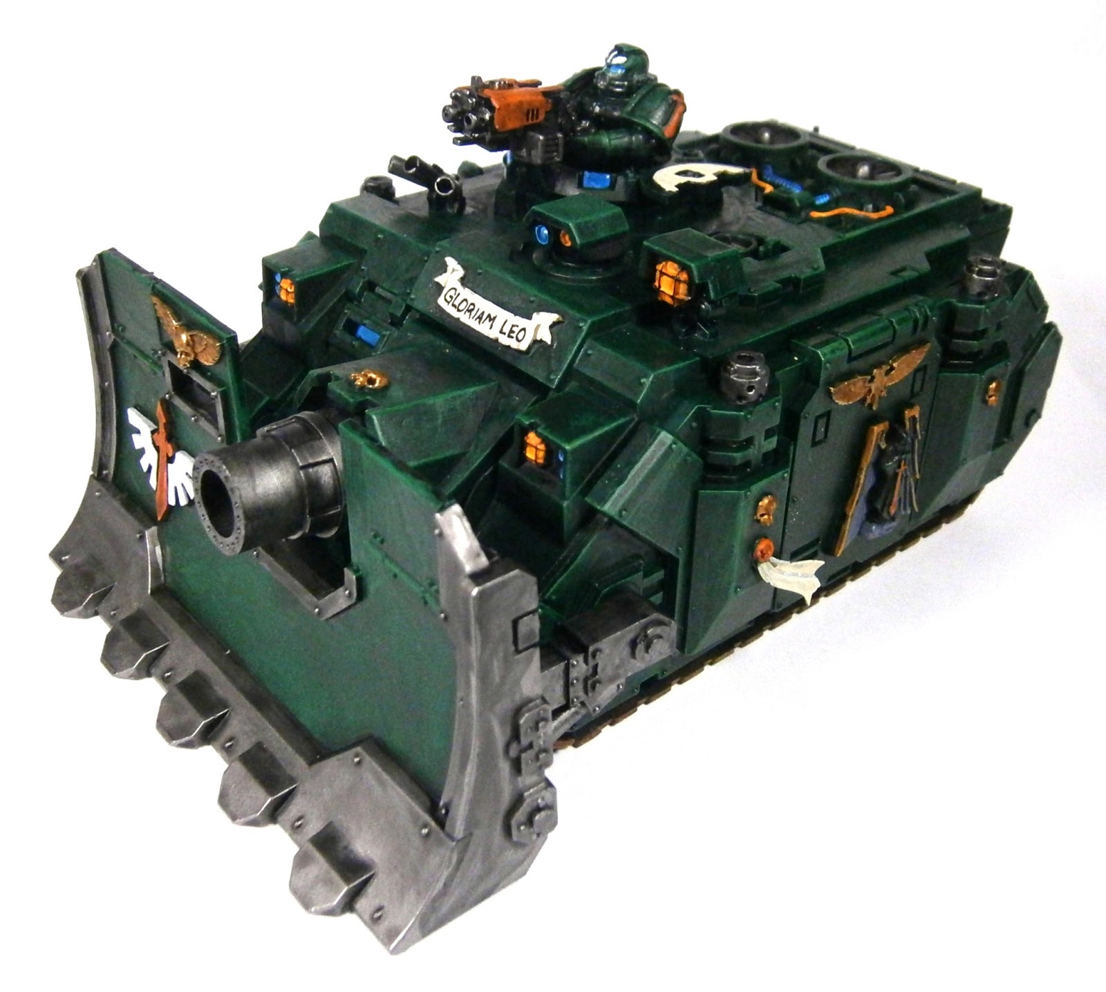 Mordian 7th Regiment: Dark Angels - Vindicator "Gloriam Leo" painted