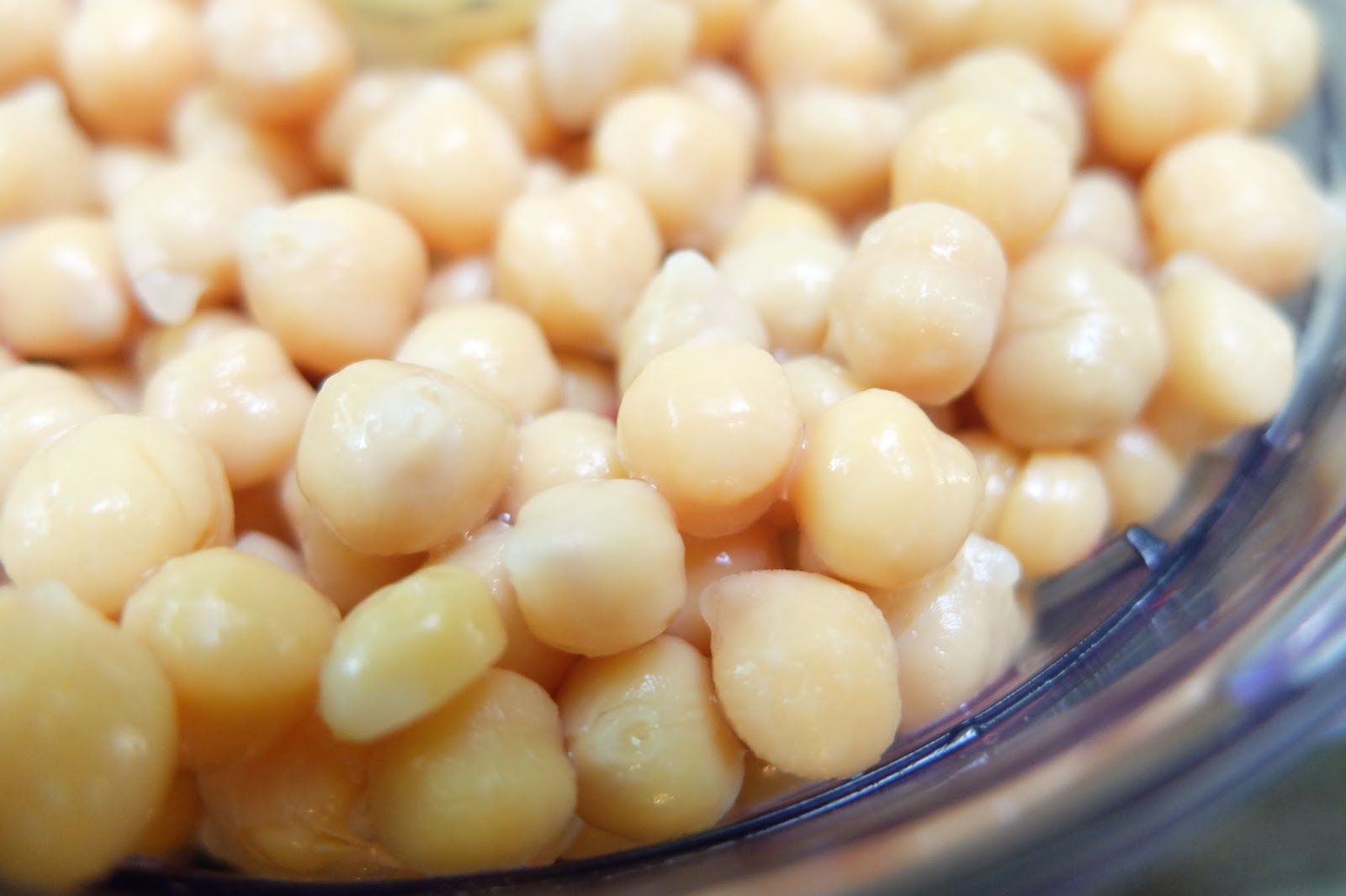 Roasted Beetroot Houmous - Raw Rhubarb - Fit Food and Recipes