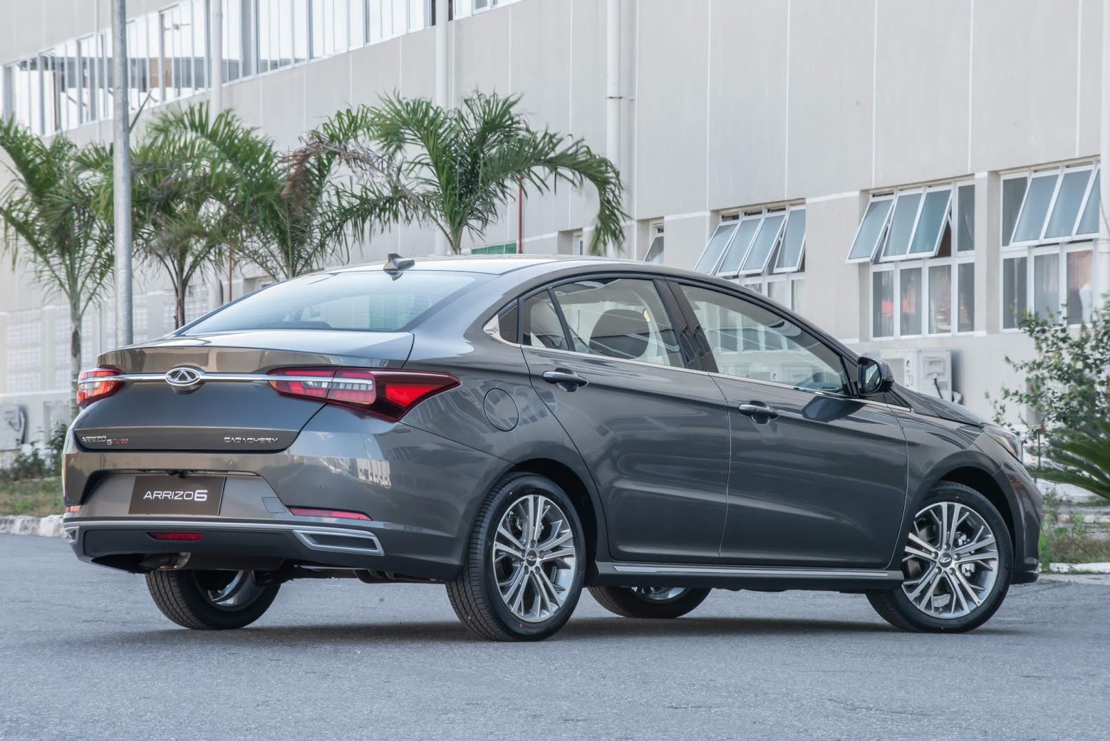 Caoa Chery Arrizo 6 chega ao Brasil - preço R$ 98.400