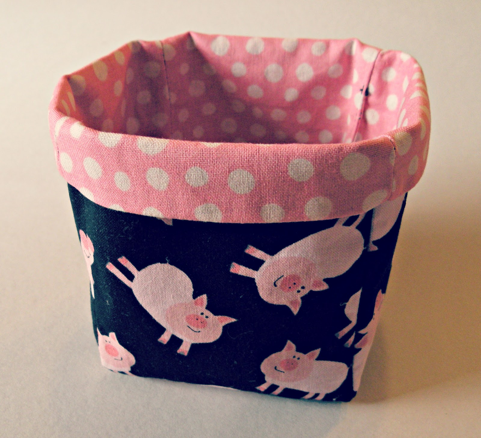 Quiltycat: Fabric box tutorial