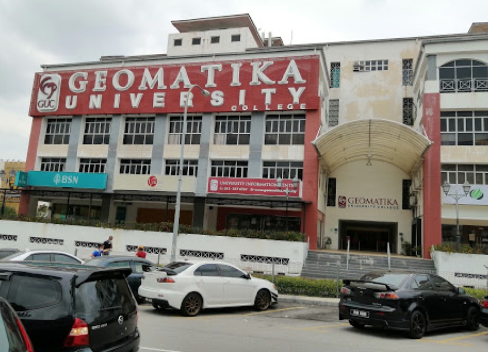 University of Geomatika Malaysia : Introduction UGM