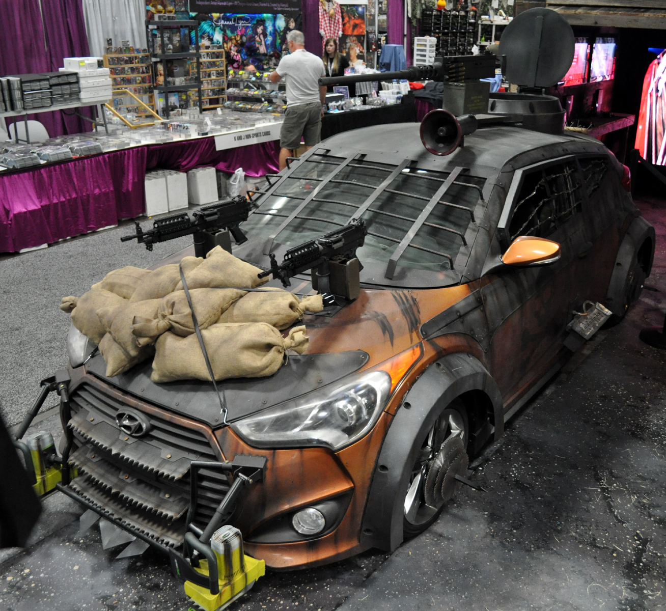 Photo Booth Killer: I found the Veloster at Comic Con ( no thanks to ...