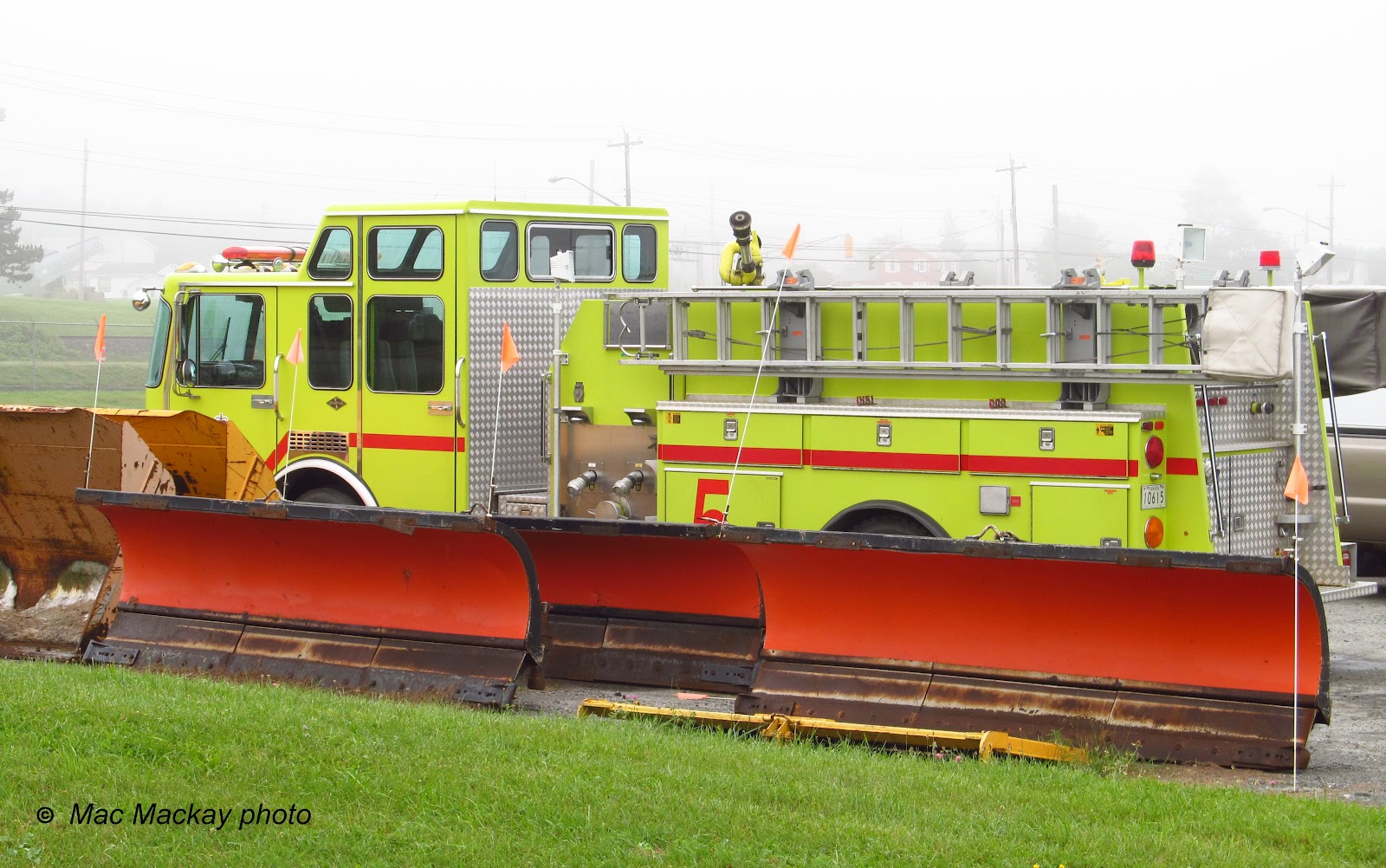 Truckfax: CFB Halifax Fire Apparatus