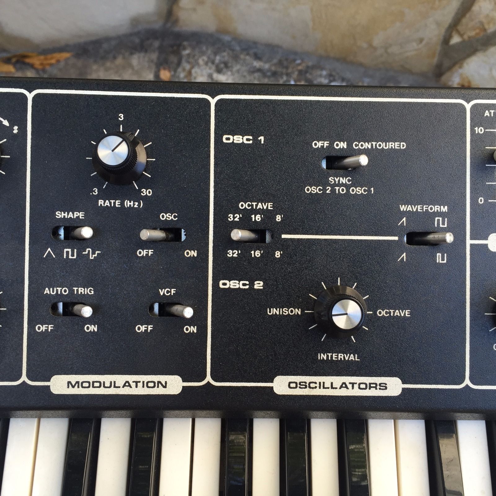 MATRIXSYNTH: Mint MOOG ROGUE VINTAGE ANALOG SYNTH SN 9110 with Original Box
