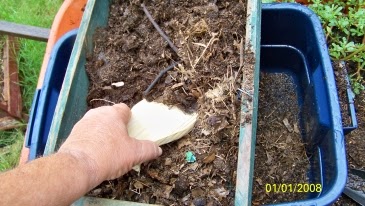 GRANDBOB'S GARDEN: Simple Composting and Compost Screening Tool to Make