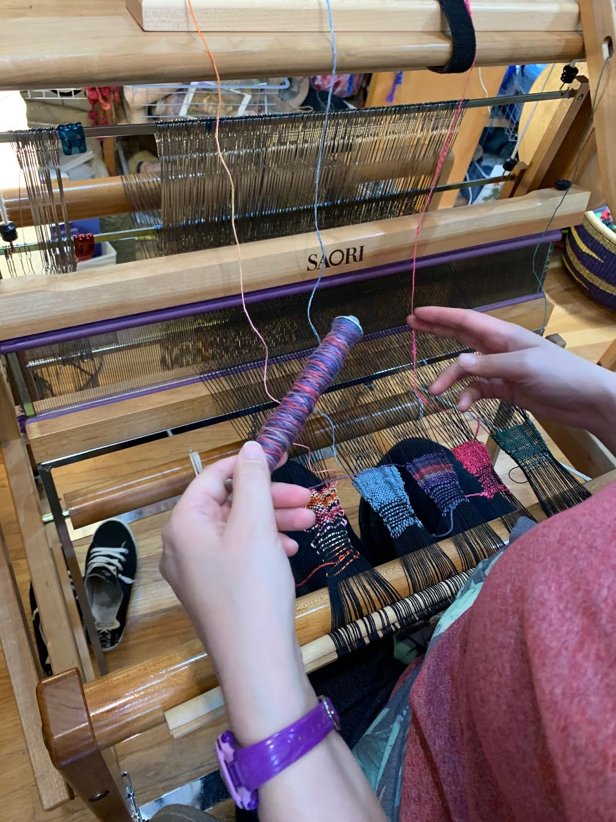 CENTERING WITH FIBER: Group weaving classes at Saori Santa Cruz
