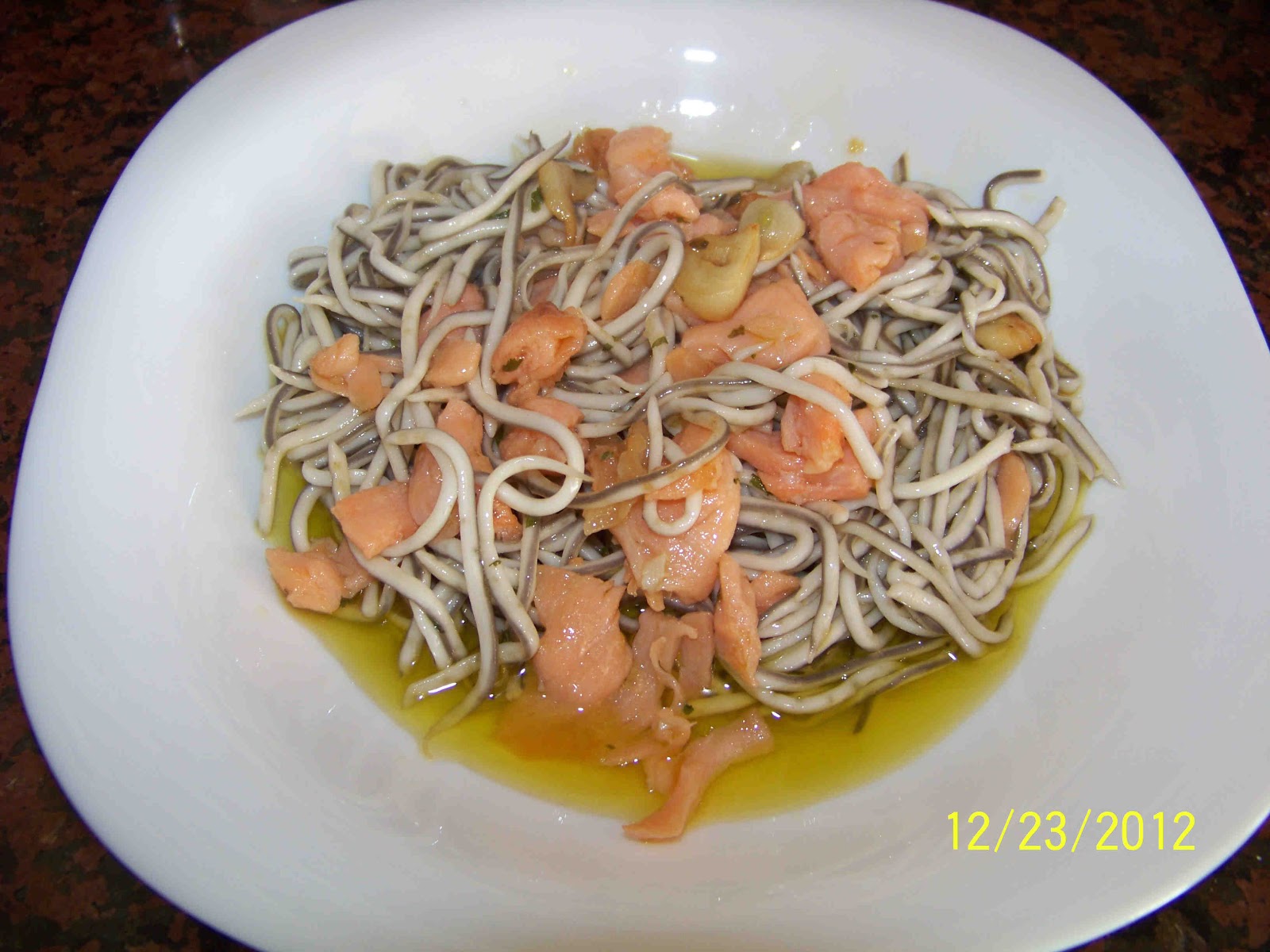 Culinaria y otras cosas: Gulas con salmón