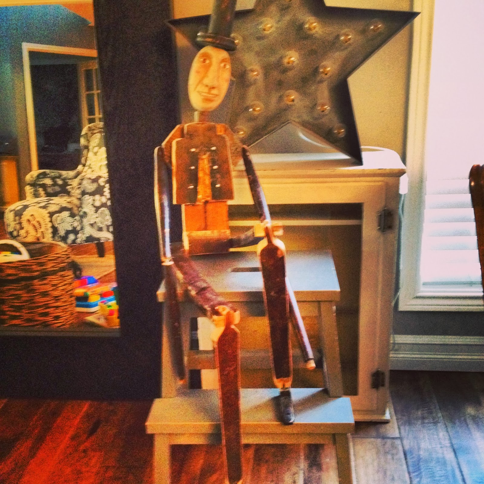 Stephanie Brockway: A Chair Puppet, Art Updates...& All the News that's ...