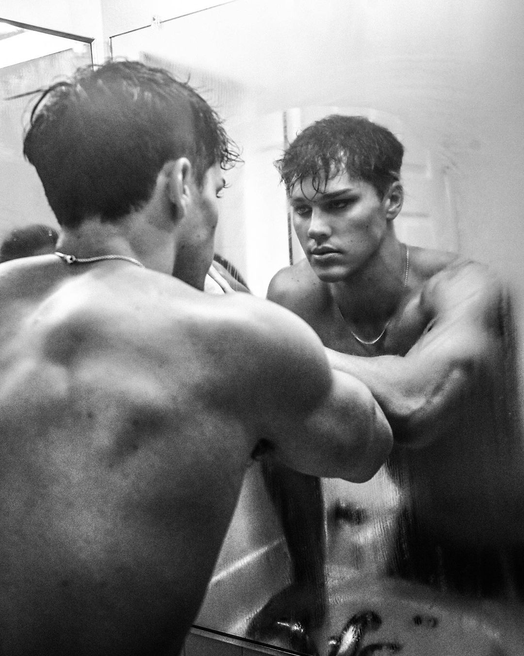 Alexis_Superfan's Shirtless Male Celebs: Noah Beck shirtless CK photo ...