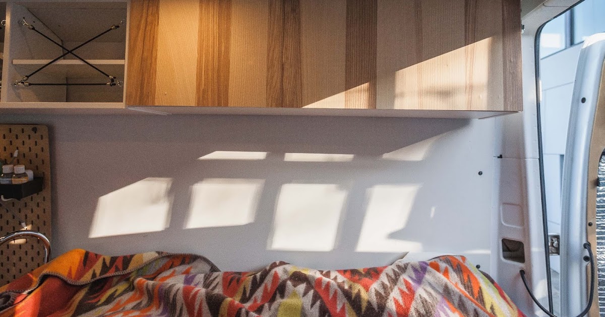 Sprinter van: Overhead cabinets